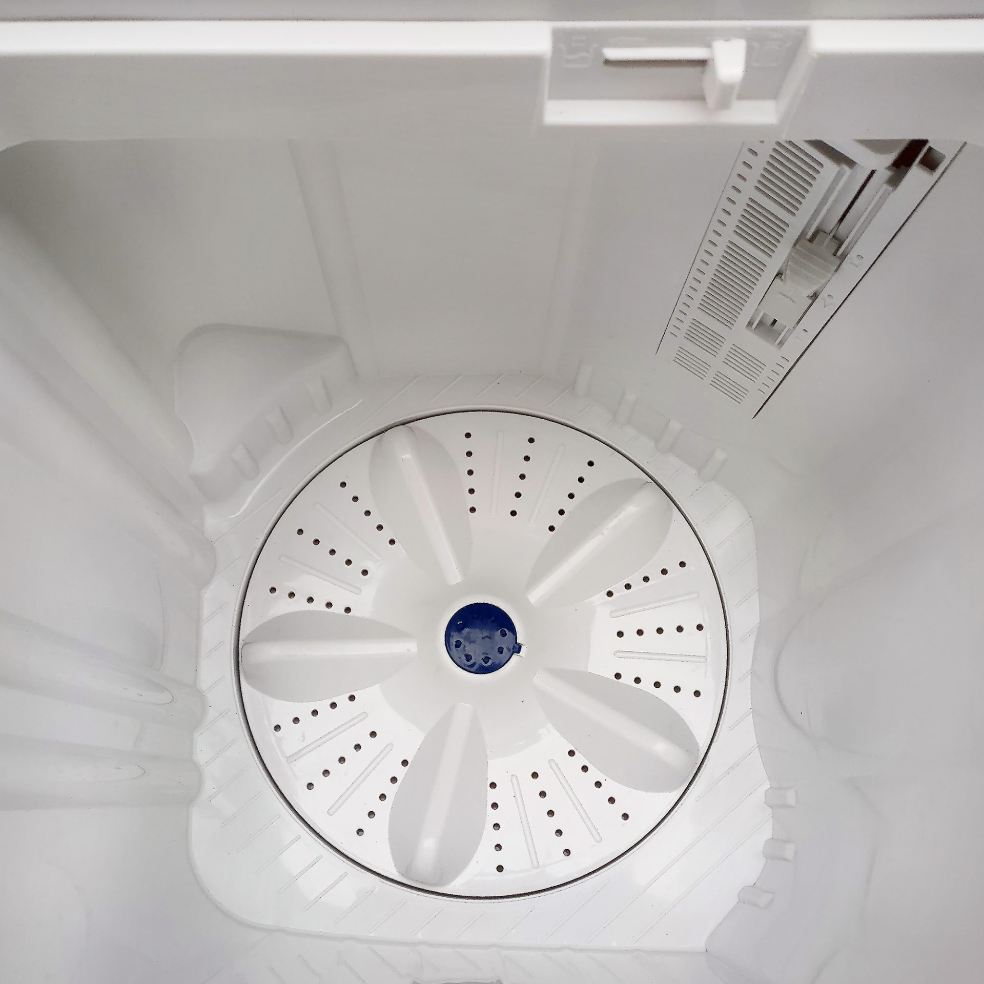 Thomson 6.5 kg 5 Star Rating, Smart Pro Wash Technology Semi Automatic ...